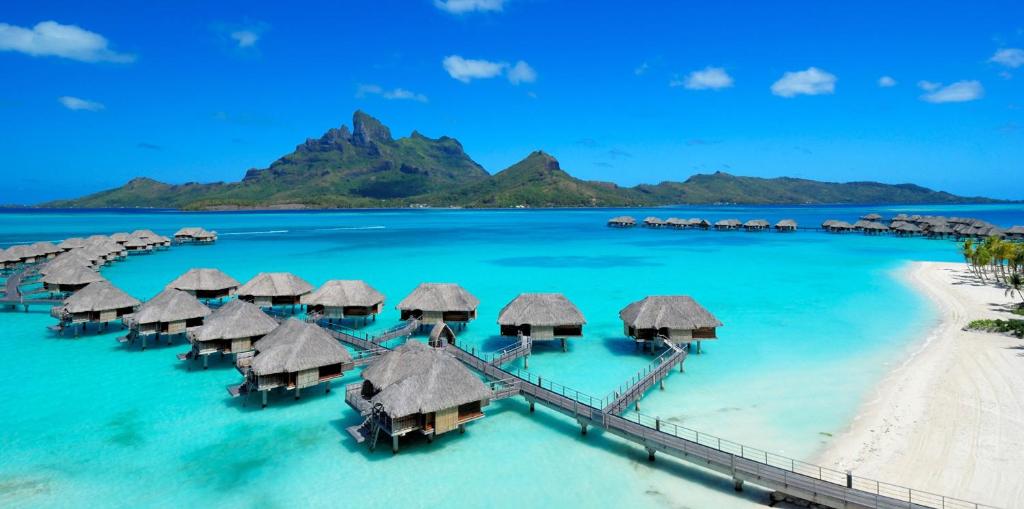 Best Luxury Hotels In French Polynesia 2026 - The Luxury Editor